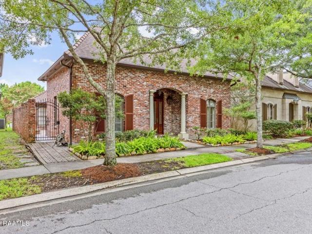 127 Woodsboro Dr, Lafayette, LA 70508