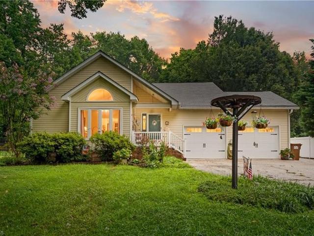 127 Woodtree Ln, Winston Salem, NC 27107