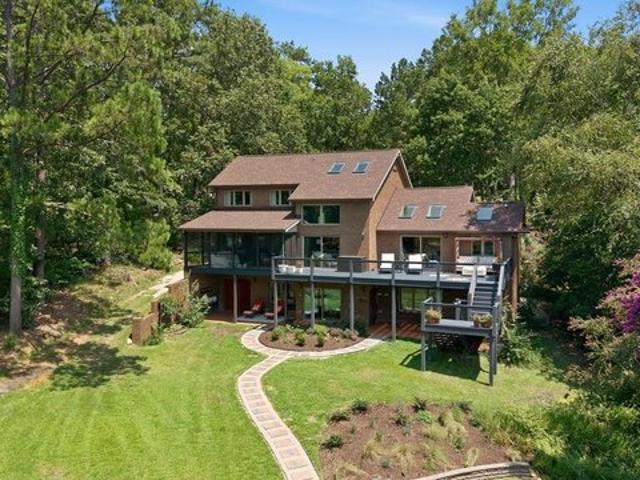 127 Watersedge Rd, Greenwood, SC 29649