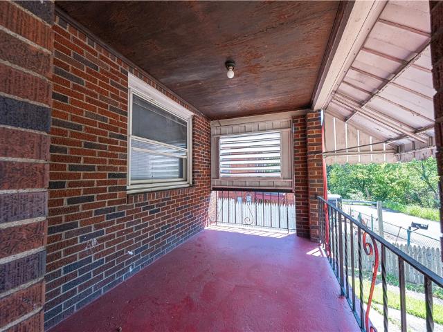 127 Waddell Ave