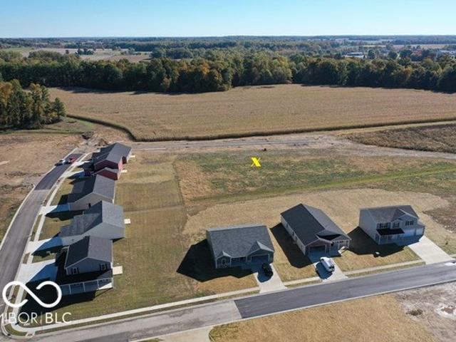 127 Walnut Rd, Spencer, IN 47460