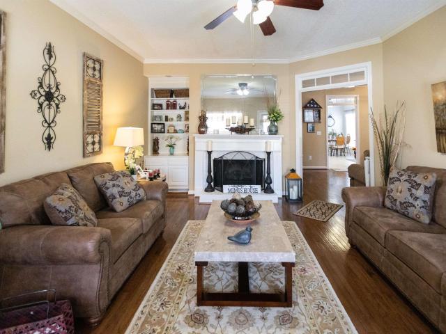 127 Warwick Circle