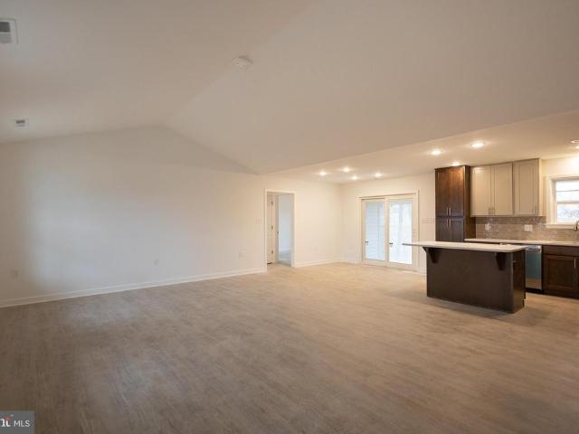 127 Thoroughbred Terrace