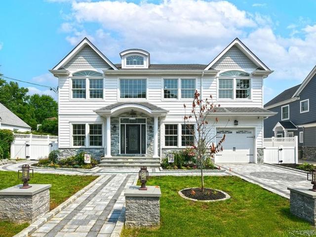 127 Vanderbilt Ave, Manhasset, NY 11030