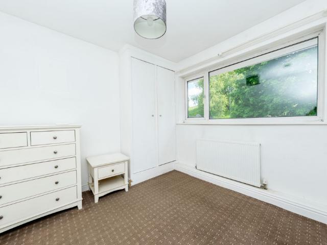 127A GAMBLE HILL DRIVE BRAMLEY LEEDS LS13 4TW