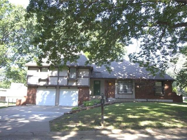 12840 St Andrews Dr, Kansas City, MO 64145