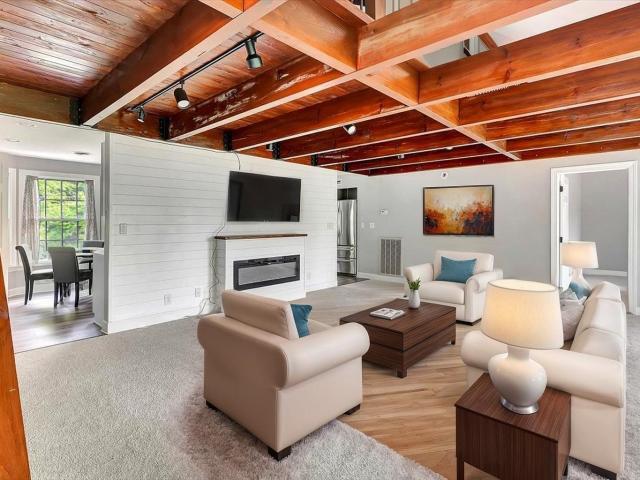 1284 Heritage Landing Drive