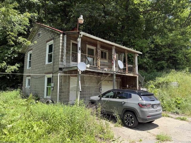 1284 Lazzelle Union Rd, Maidsville, WV 26541