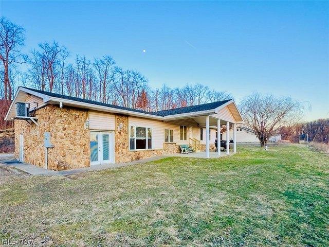 1284 River Rd, Morgantown, WV 26501
