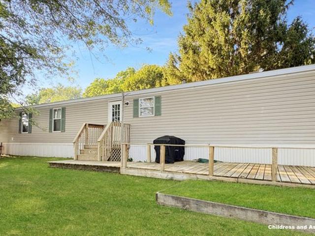 12851 Charles Dr, Wayland, MI 49348