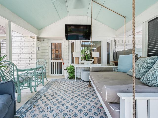 1285 Old Colony Road