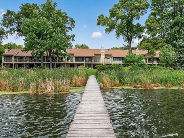 1285 Black Oaks Court N