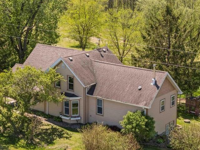 1285 Frankville Rd, Decorah, IA 52101