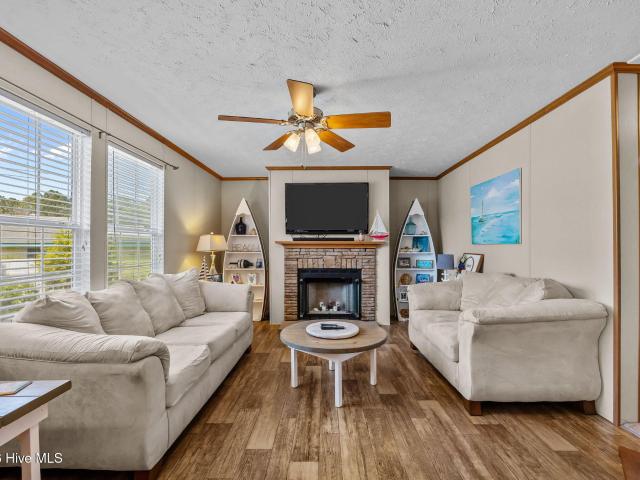 1285 Highway 101