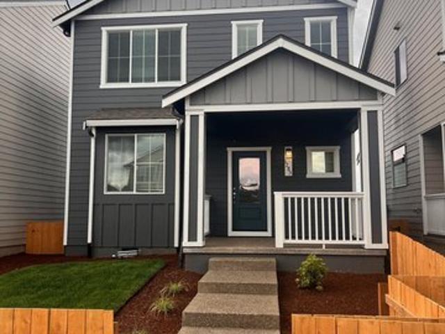 1285 Parkside Ave, Woodburn, OR 97071
