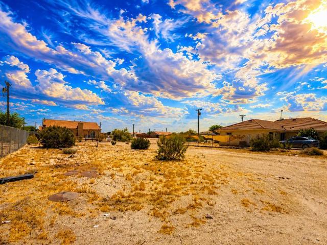 1285 Red Sea Avenue