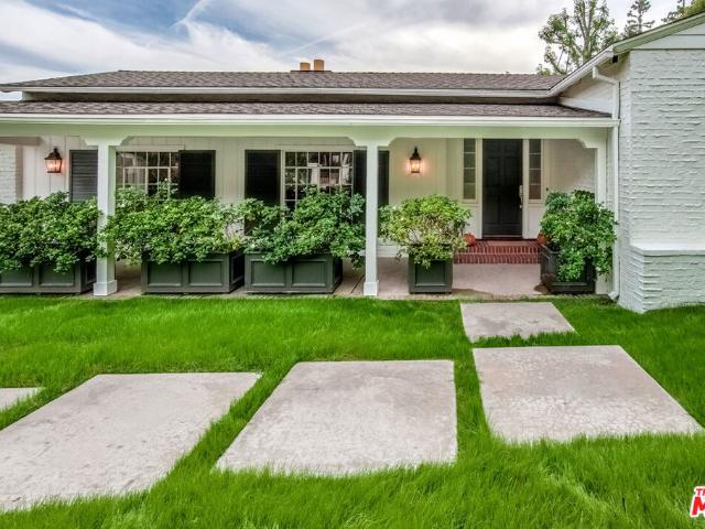 1285 Sunset Plaza Drive