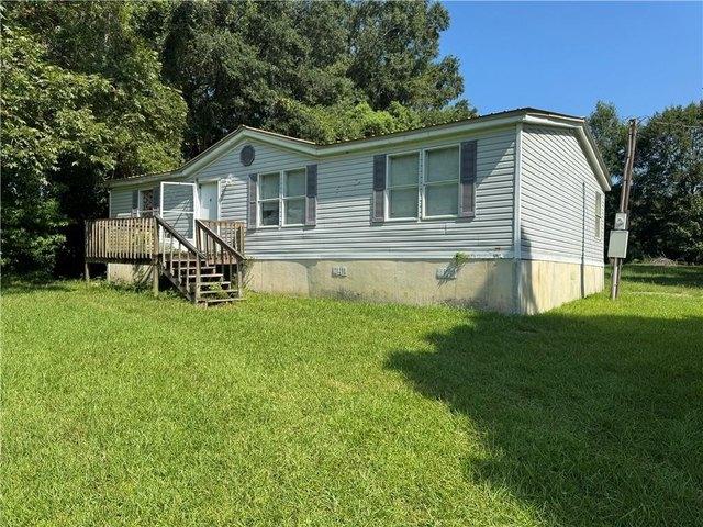 12860 Larry Ln W, Grand Bay, AL 36541