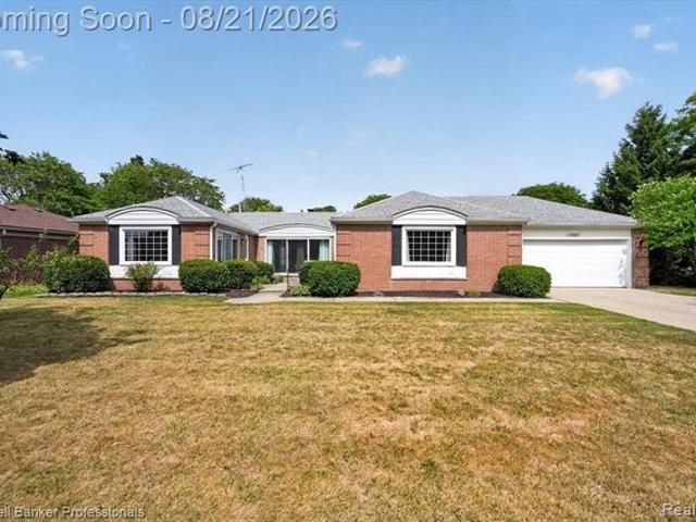 12867 Via Catherina Dr, Grand Blanc, MI 48439
