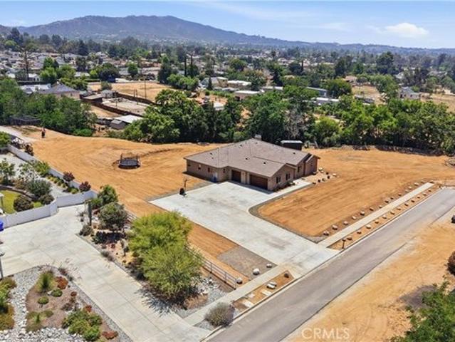 12865 Custer St, Yucaipa, CA 92399