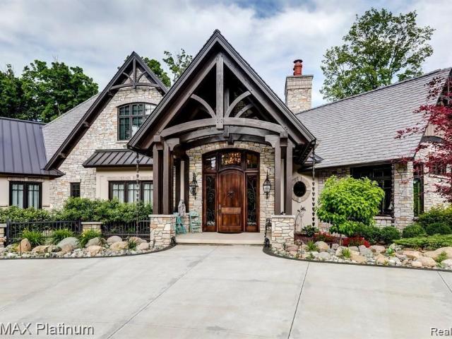 1286 Gray Fox Court