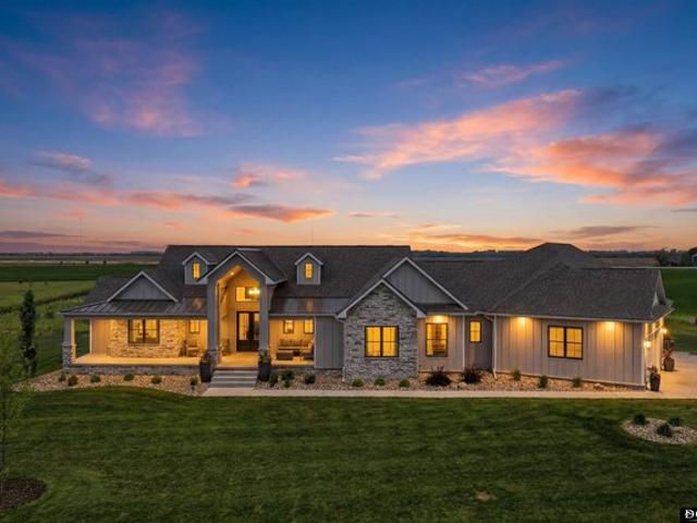 1286 Piedmont Dr, Nickerson, NE 68044