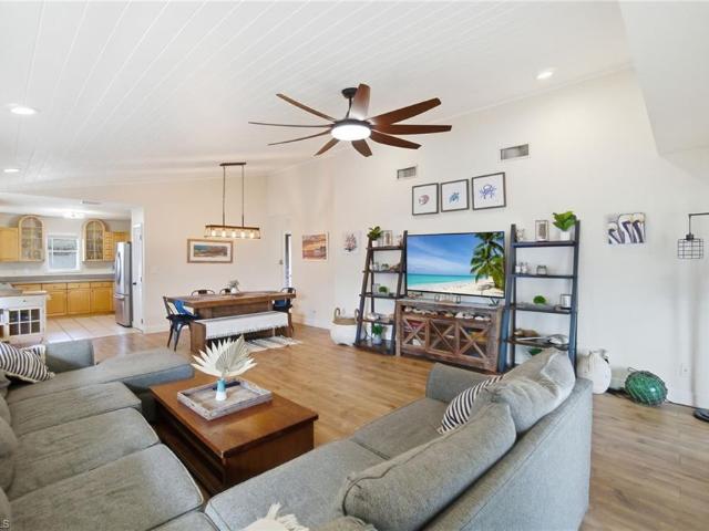 1286 Venetian Way, Naples, FL 34110 | MLS #226004