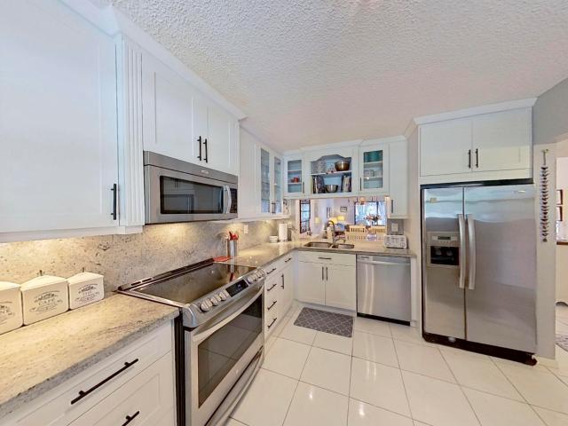 12871 Briarlake Dr, Unit 204, Palm Beach Gardens, FL 33418 | MLS #R11160