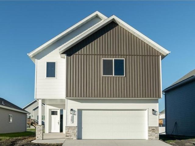 1287 Marlys Dr W, West Fargo, ND 58078
