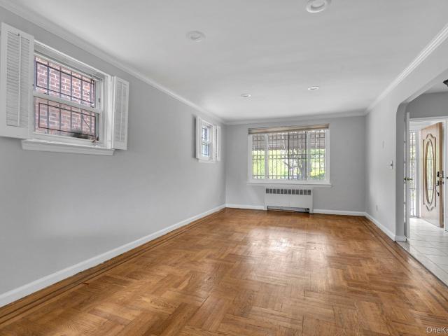 1287 Pelham Parkway N