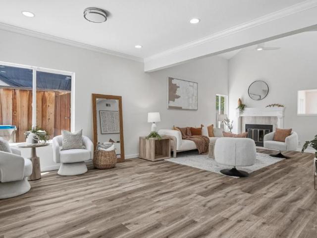 1287 Thorn Valley Court