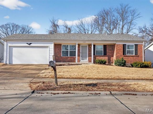 12887 Fox Haven Dr, Florissant, MO 63033