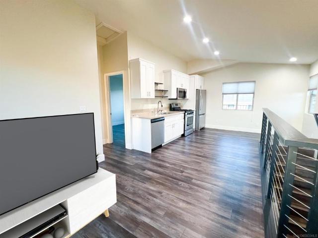 1288 Otono St