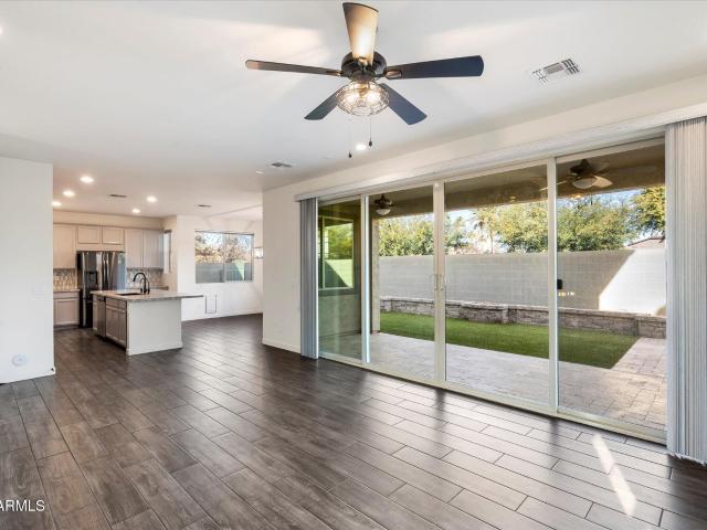 1288 e derringer way