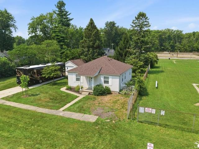 12891 Crane St, Carleton, MI 48117