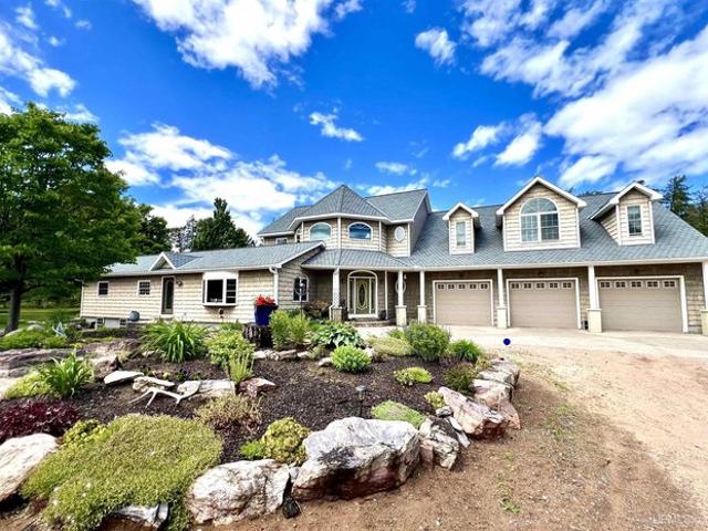 1289 E M28 Hwy, Marquette, MI 49855