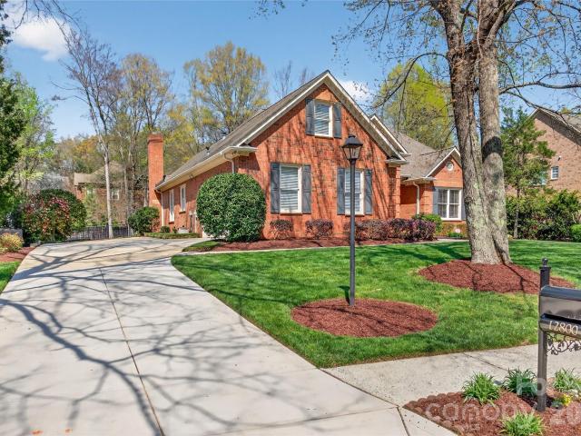 12800 Darby Chase Drive