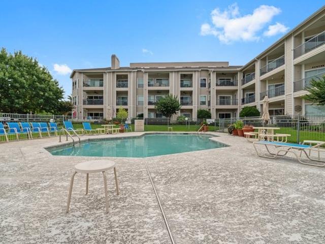 12800 Melville Dr Apt B207, Montgomery, TX 77356