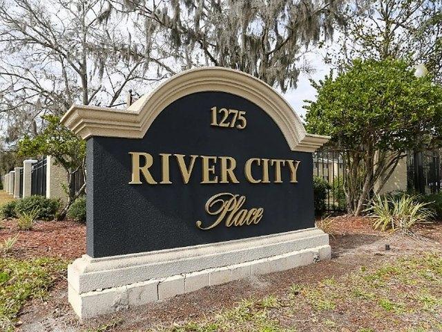 12802 Haverford Rd W, Jacksonville, FL 32218