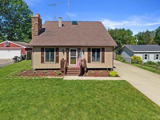 12806 th Ave, Salem Lakes, WI 53104