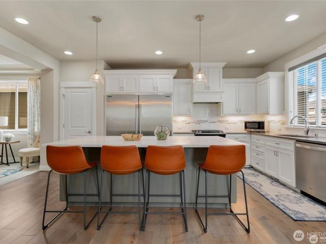 12809 th Street E