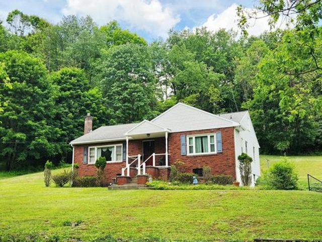 1280 Maple Hollow Rd, Duncansville, PA 16635