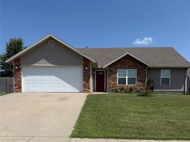 1280 General Parson Dr, Prairie Grove, AR 72753