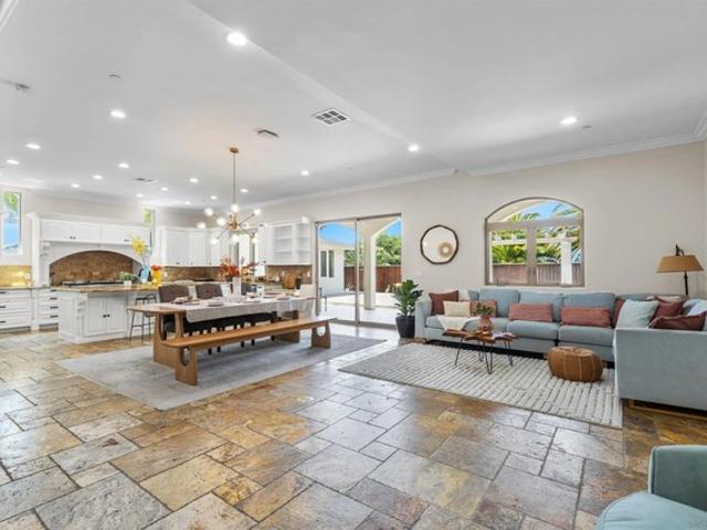 1280 Santa Fe Dr, Encinitas, CA 92024