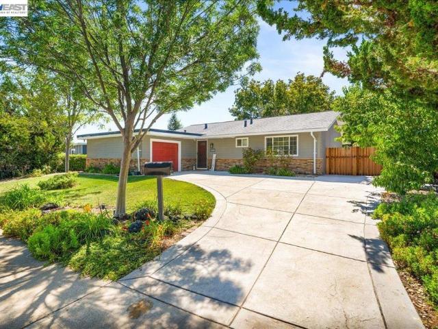 1280 Tulip Way