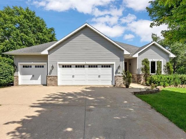 1280 Winchester Dr NE, Swisher, IA 52338