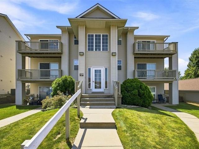 1280 44th St Unit E, Marion, IA 52302