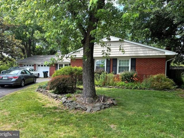 12811 Madeley Ct, Fairfax, VA 22033