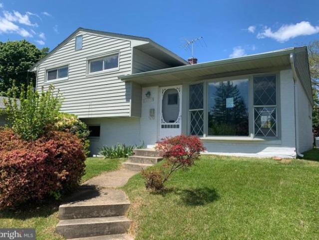 12812 Weiss St, Rockville, MD 20853