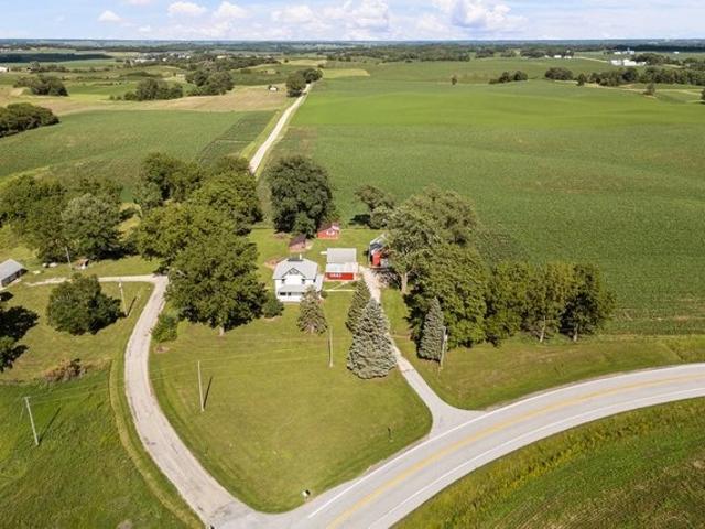 12817 th St N, Port Byron, IL 61275
